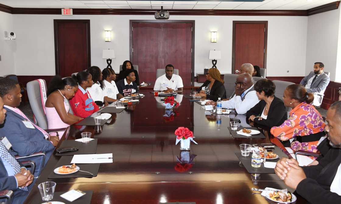 SGA Executive Officers meet with DSU Administrative Council | Delaware ...